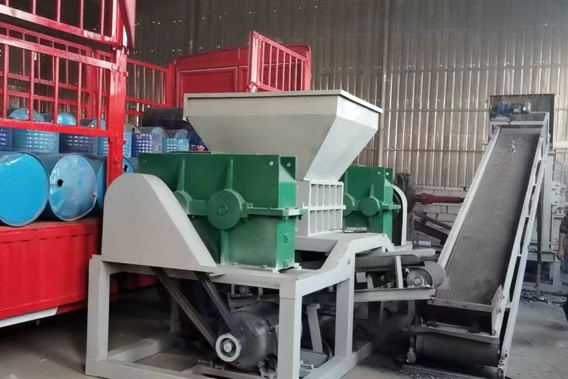 1000 type scrap iron crushing production line - jinshichang